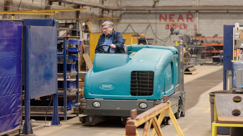 Nettoyage de planchers en usine - Synergia